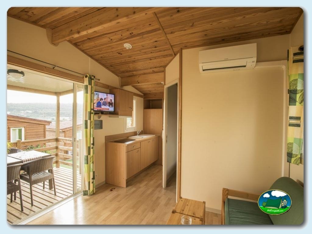 Camping Berga Resort en Berga, informacion instalaciones, alojamientos ...