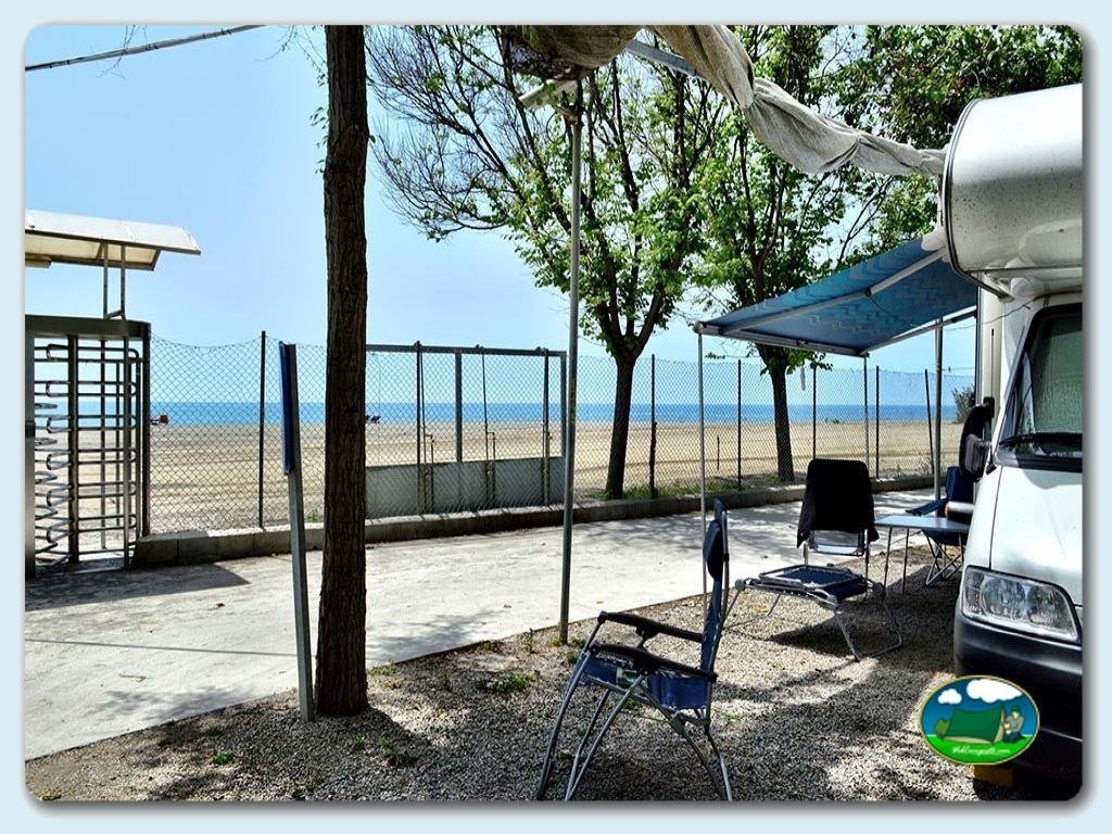 Camping Playa Almayate en Almayate, informacion instalaciones ...